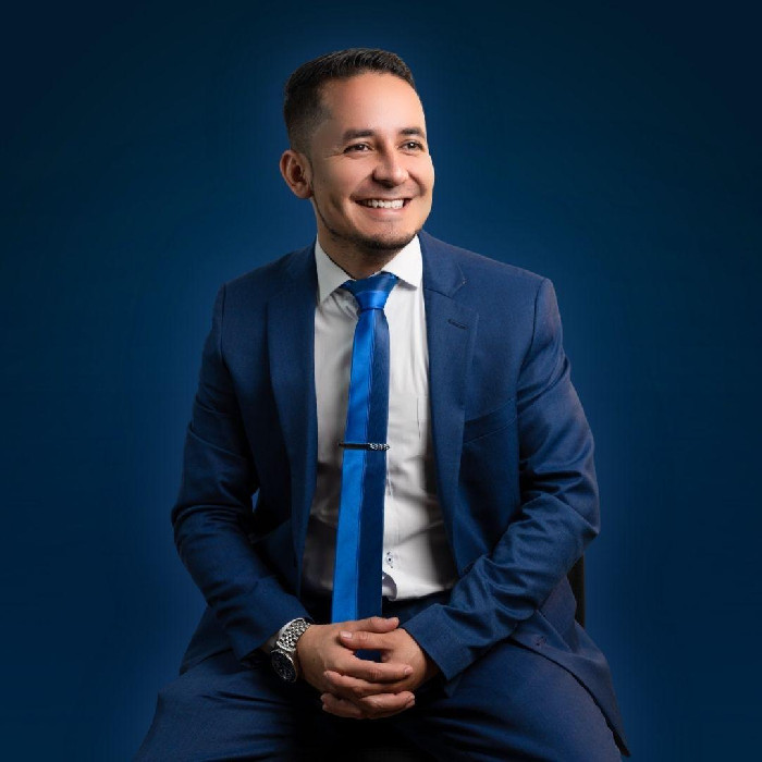 Edwin Stiven Gómez Ortega: Ingeniero, Empresario, Educador y Fundador de Visiones que ...